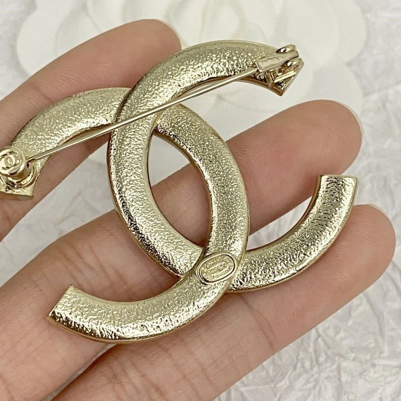 Accurate model Chanel Brooches
