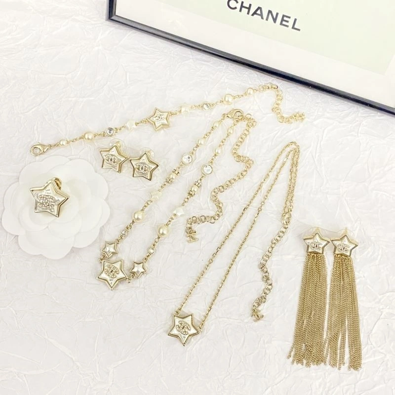 Legit Chanel Brooches