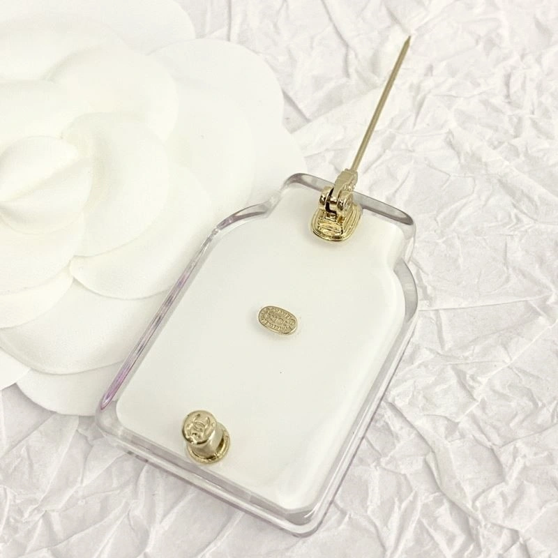 High fidelity Chanel Brooches