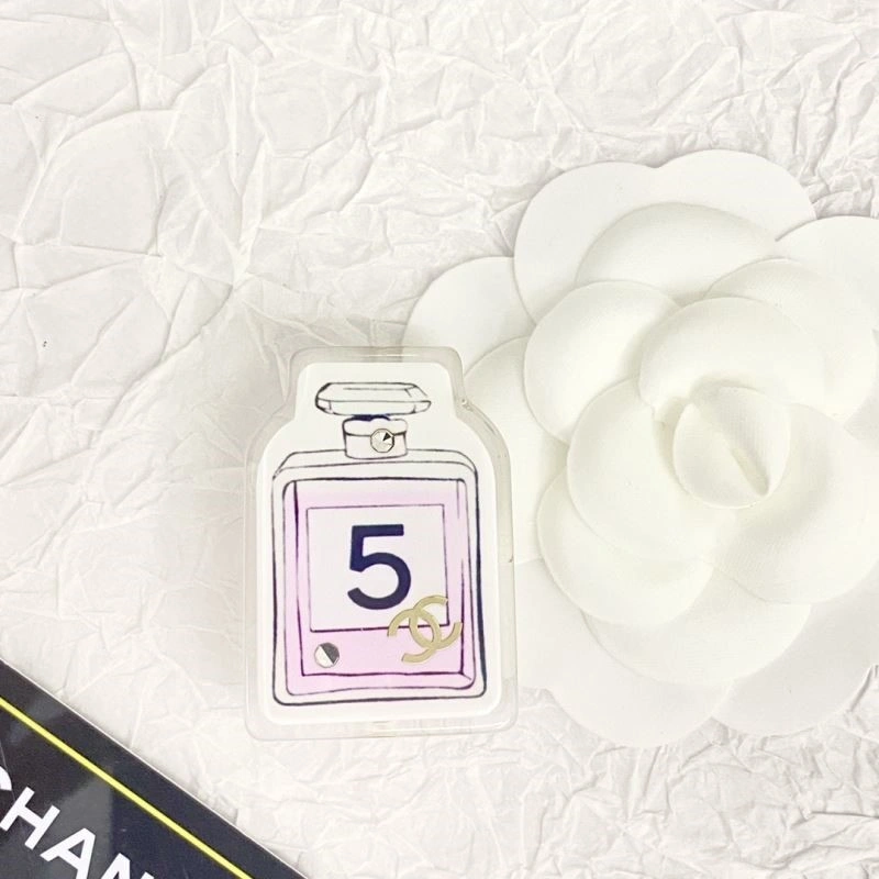 High fidelity Chanel Brooches