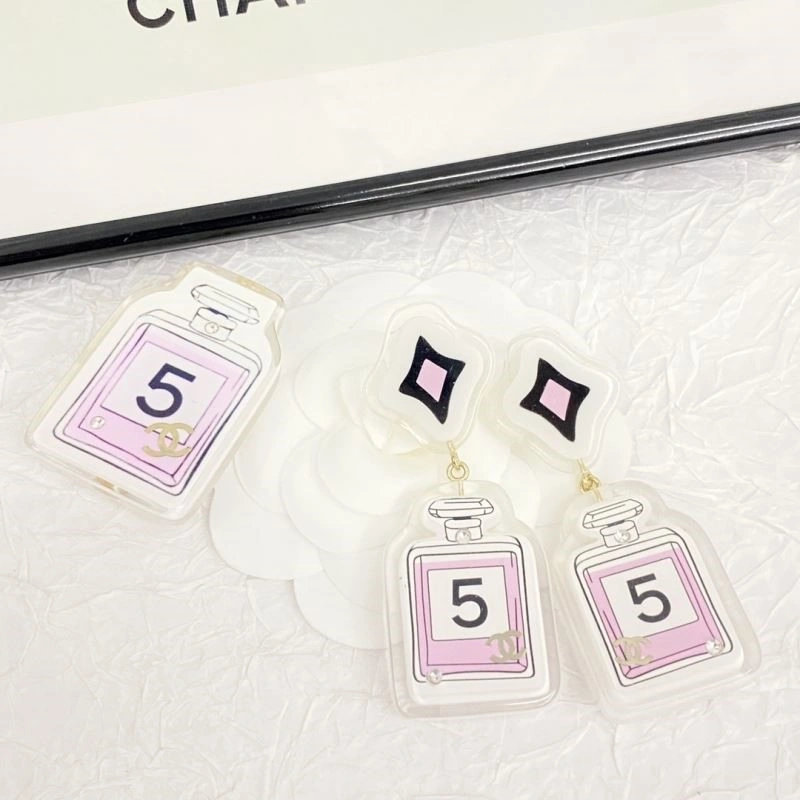 High fidelity Chanel Brooches