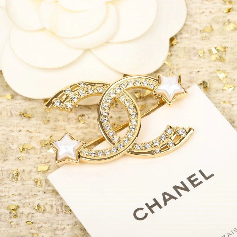 Top mirror Chanel Brooches