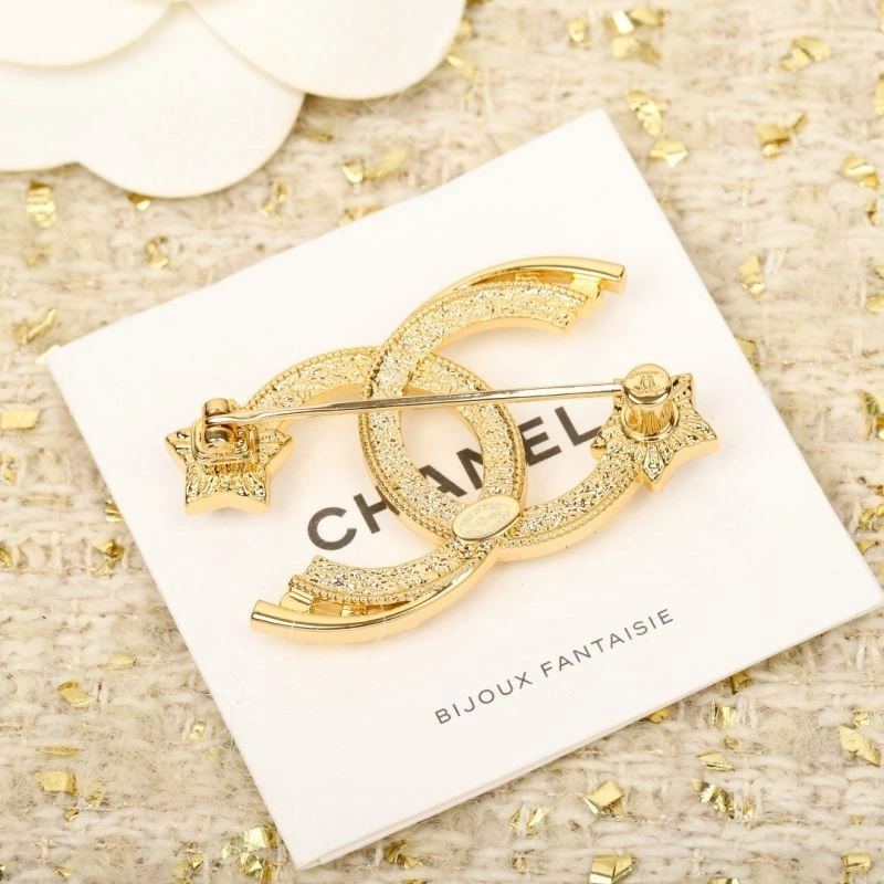 Top mirror Chanel Brooches