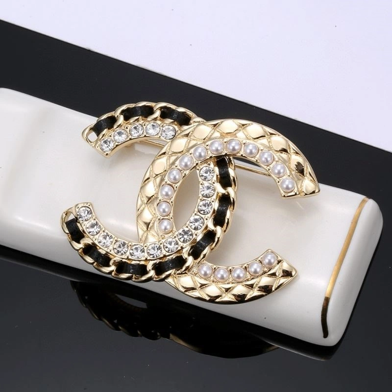 Top match Chanel Brooches