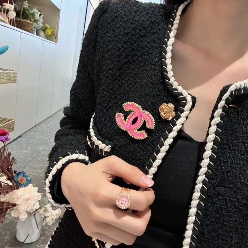 Brand-original Chanel Brooches
