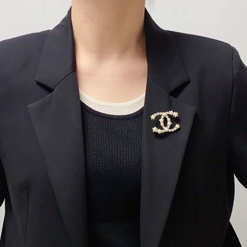Official Chanel Brooches