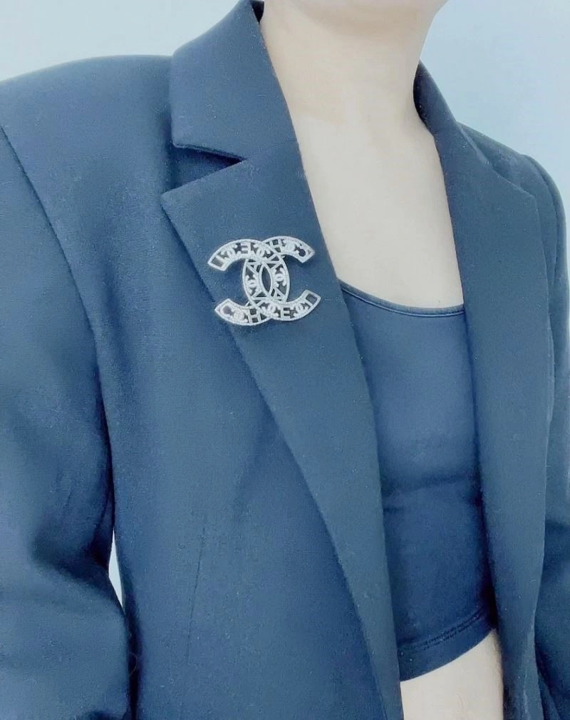 Bargain Chanel Brooches