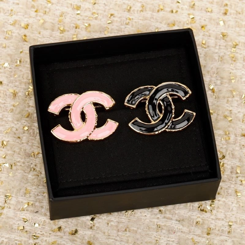 Top match Chanel Brooches