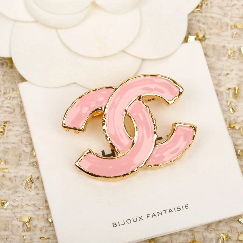Top match Chanel Brooches