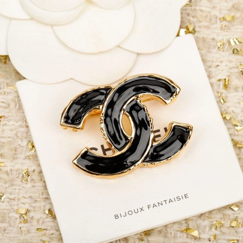 Top match Chanel Brooches