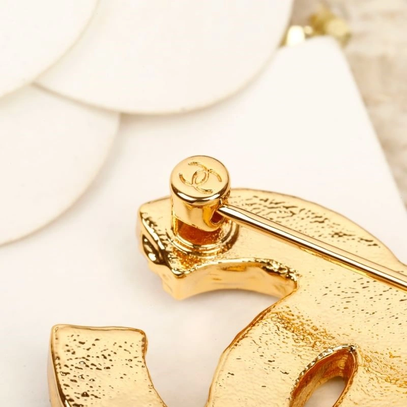 Top match Chanel Brooches