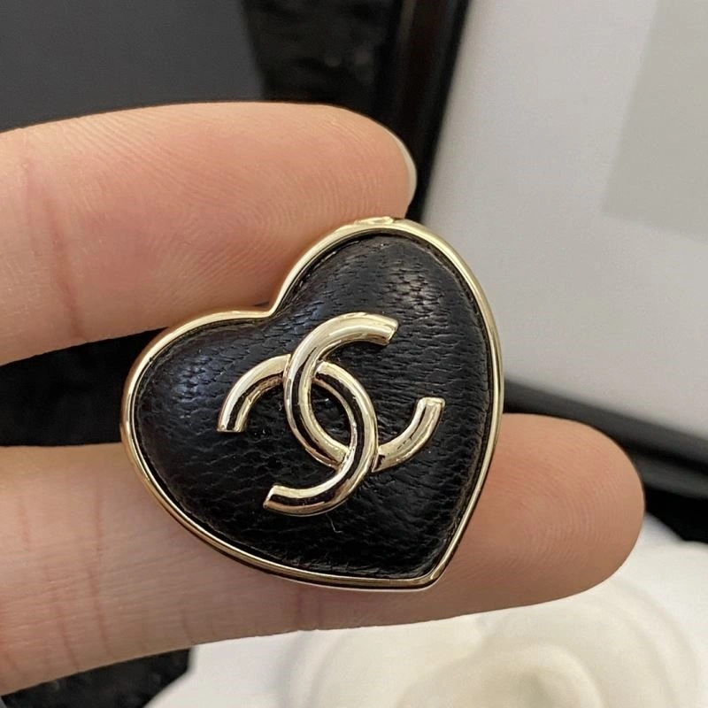 High fidelity Chanel Brooches