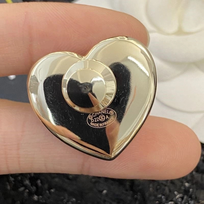 High fidelity Chanel Brooches