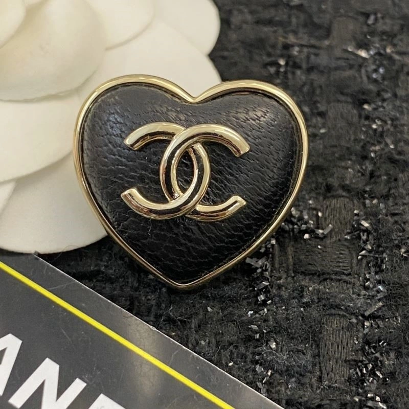 High fidelity Chanel Brooches