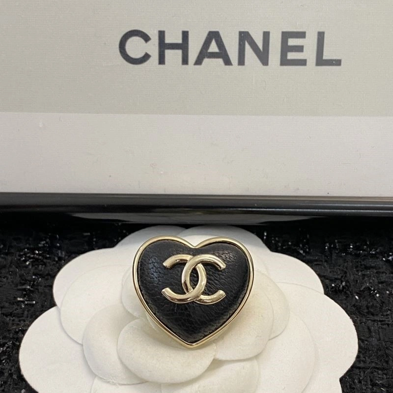 High fidelity Chanel Brooches