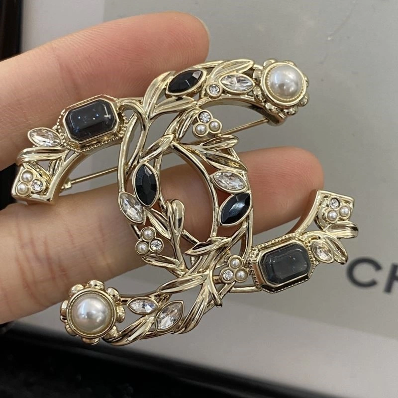 Top match Chanel Brooches