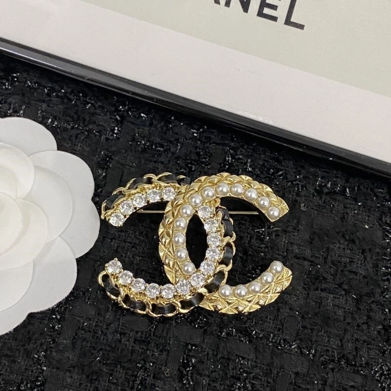 High fidelity Chanel Brooches