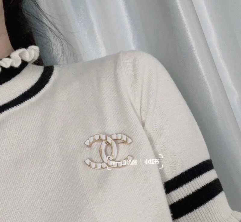 Brand-authenticated Chanel Brooches