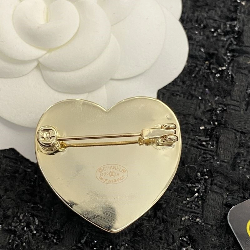 Accurate model Chanel Brooches