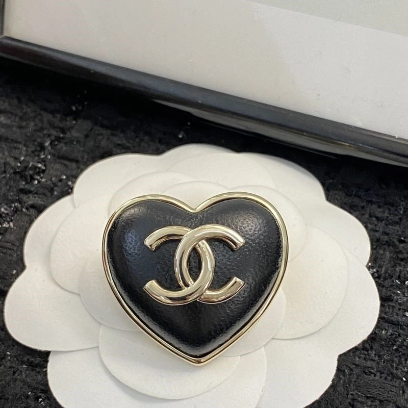 Accurate model Chanel Brooches