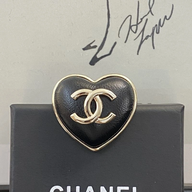 Accurate model Chanel Brooches