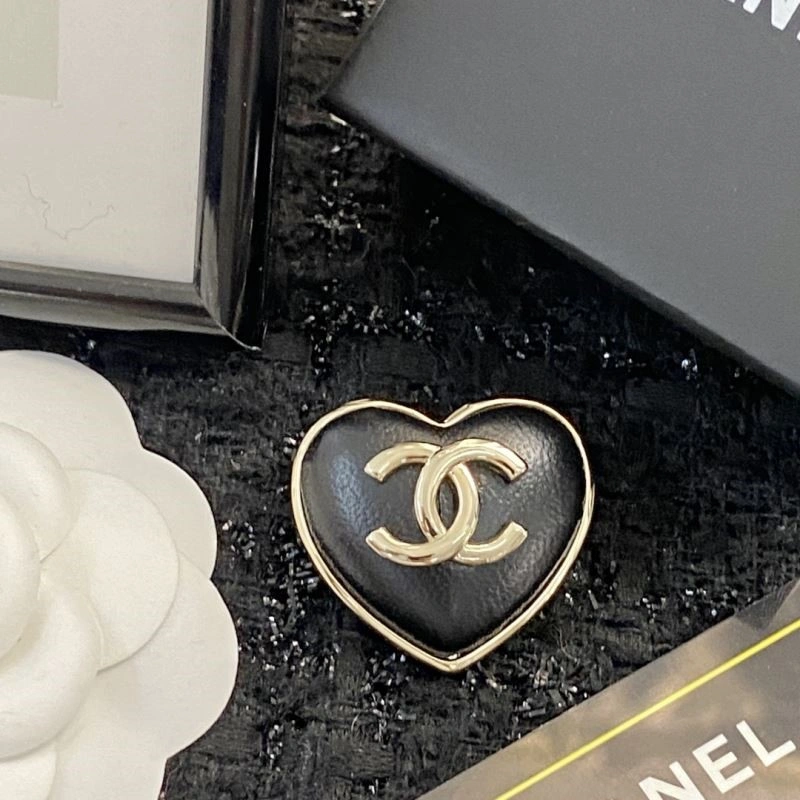 Accurate model Chanel Brooches