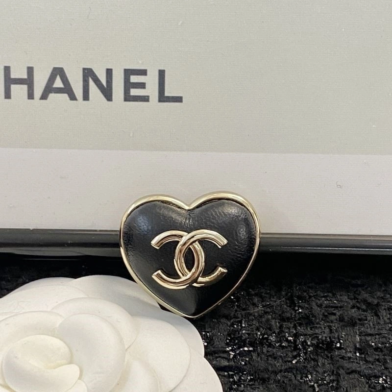 Accurate model Chanel Brooches