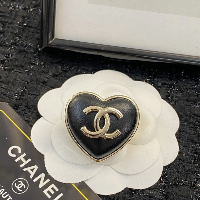 Accurate model Chanel Brooches