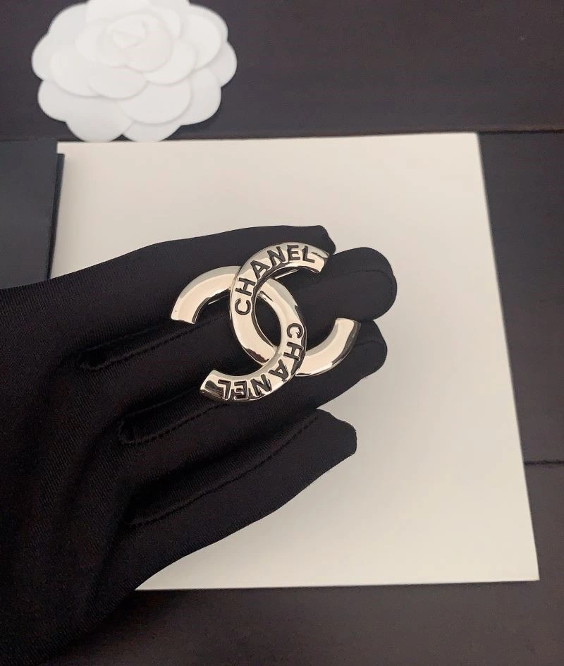 High fidelity Chanel Brooches