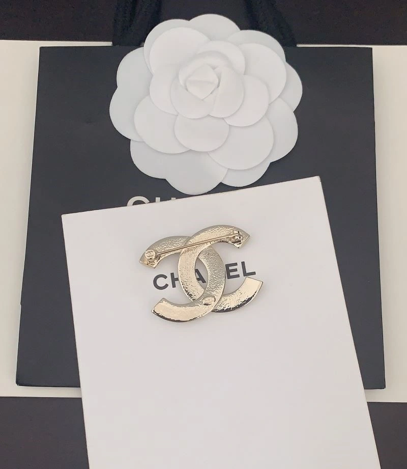 High fidelity Chanel Brooches