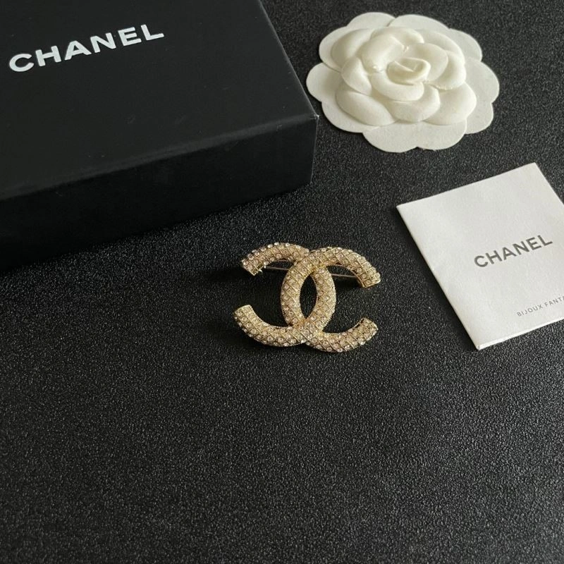 Top match Chanel Brooches
