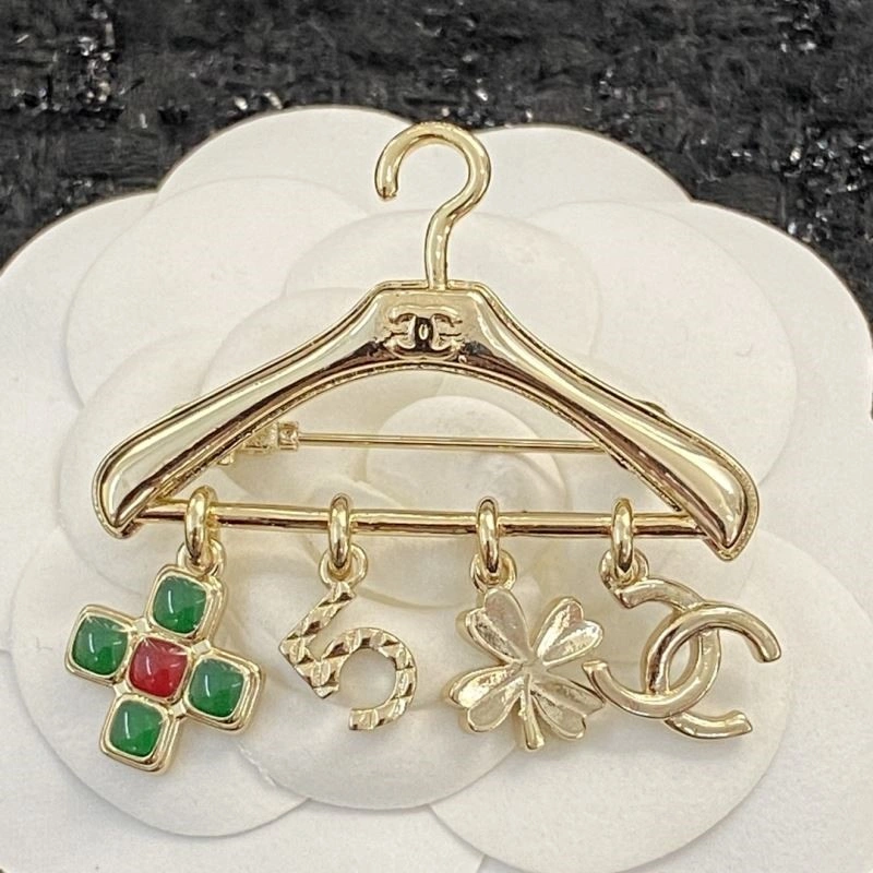 Top match Chanel Brooches