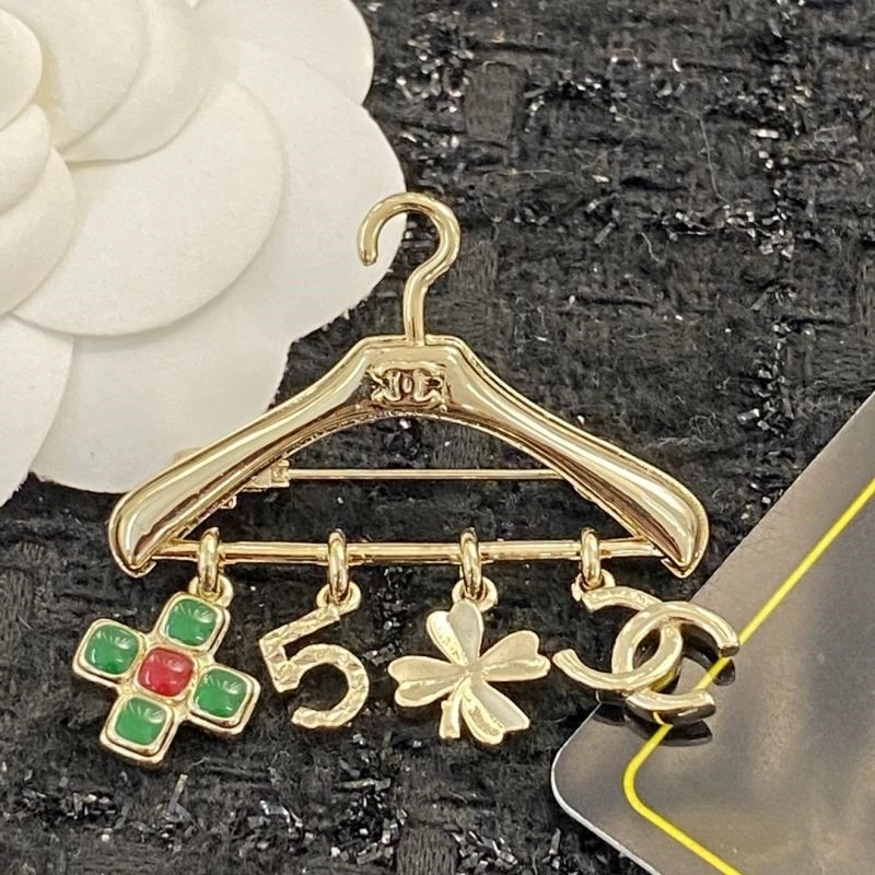 Top match Chanel Brooches