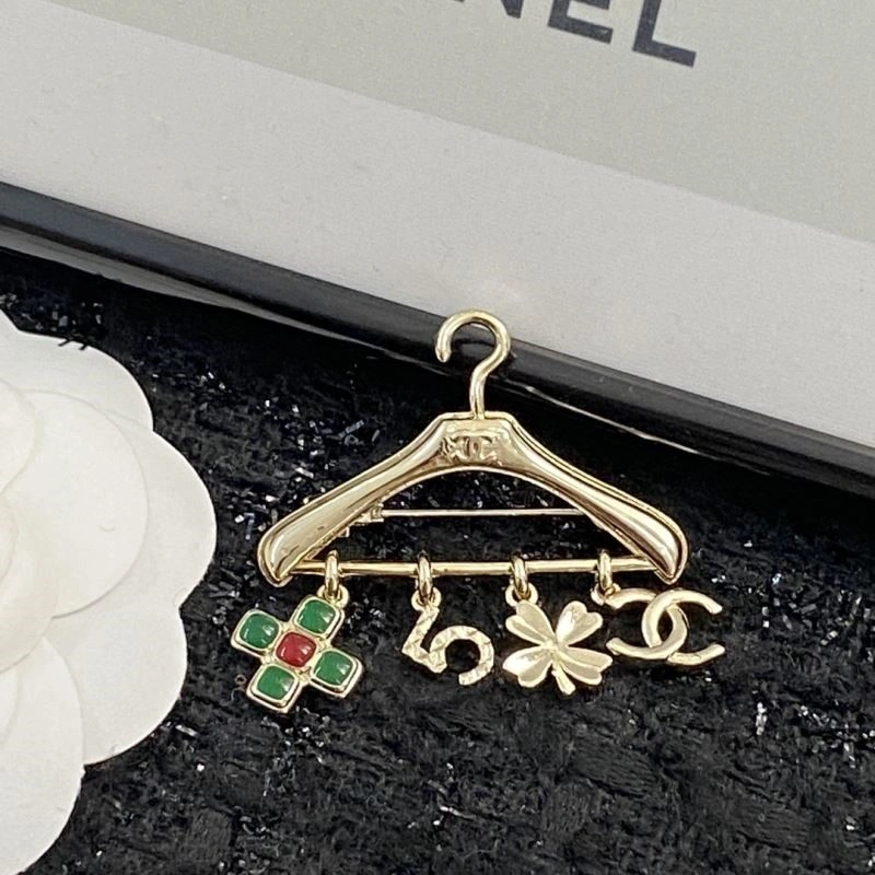 Top match Chanel Brooches