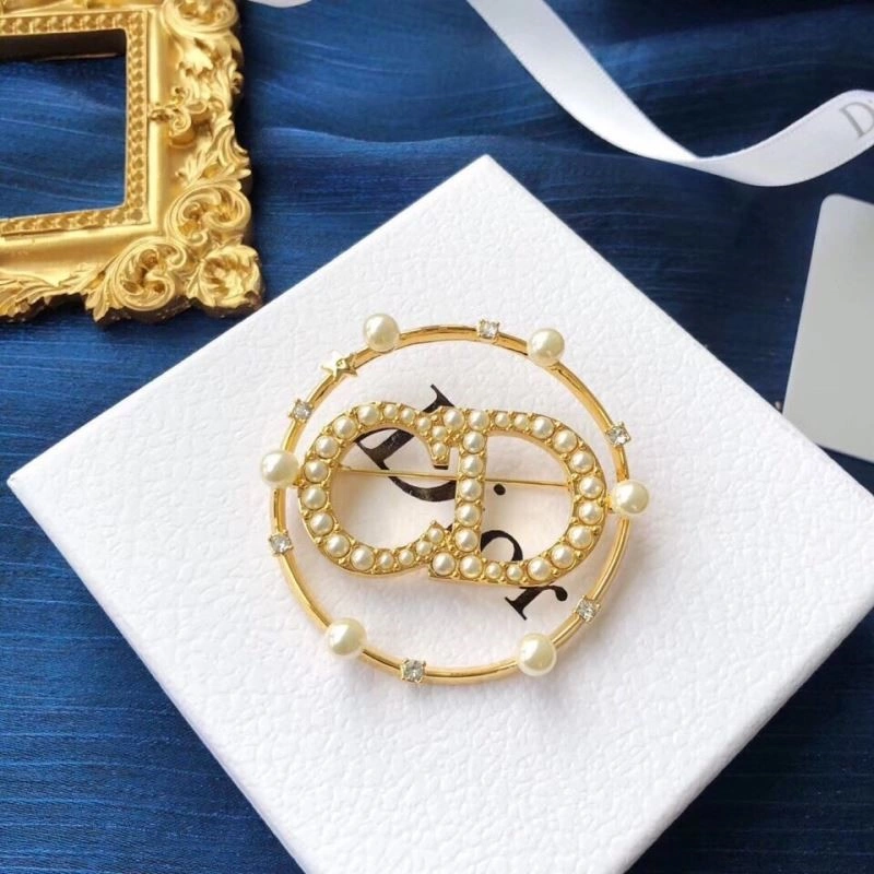 High fidelity Chanel Brooches