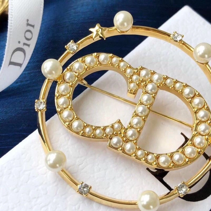High fidelity Chanel Brooches