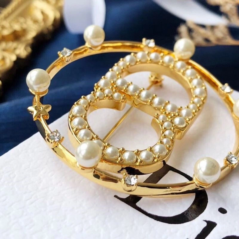 High fidelity Chanel Brooches
