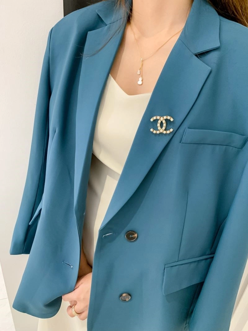 Discounted Chanel Brooches