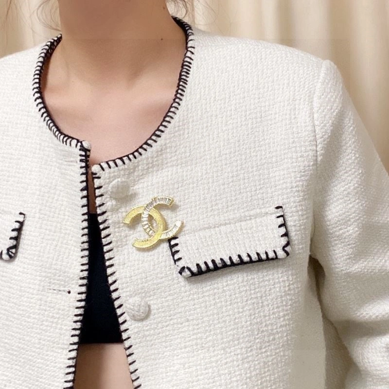 High fidelity Chanel Brooches