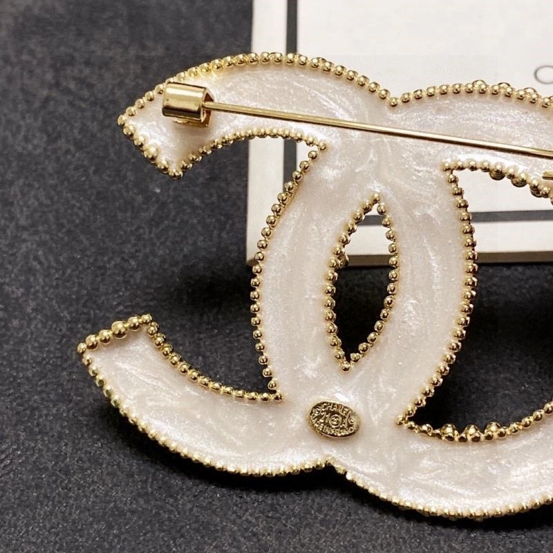 High fidelity Chanel Brooches