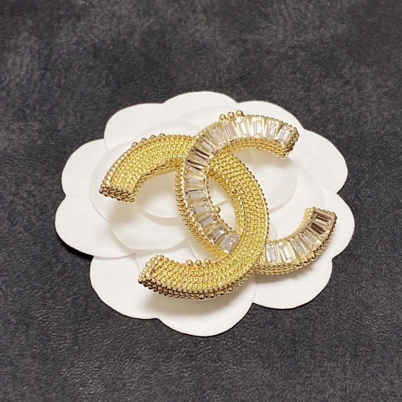 High fidelity Chanel Brooches