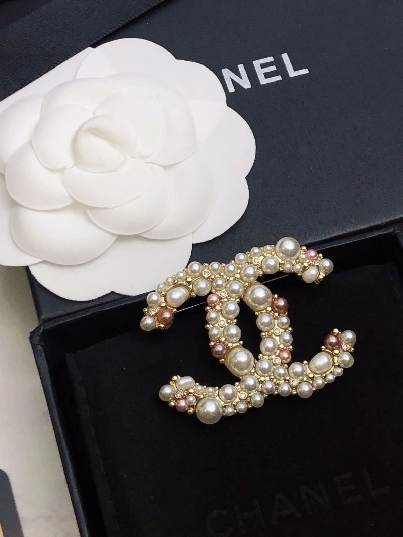 Top match Chanel Brooches