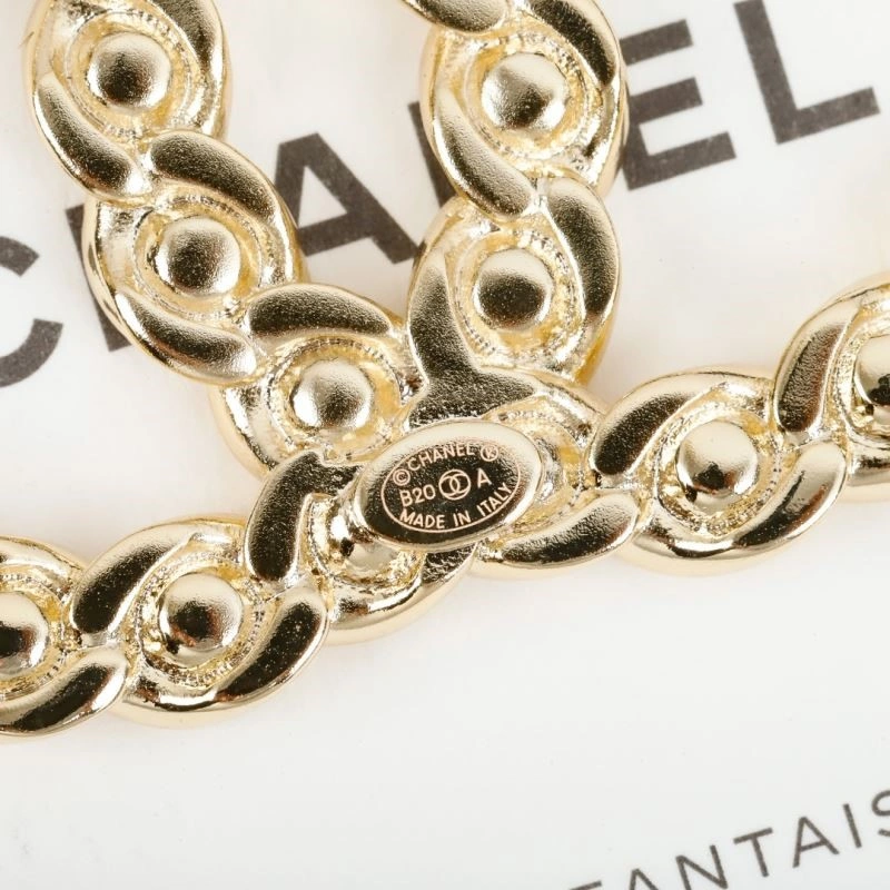 Brand-original Chanel Brooches