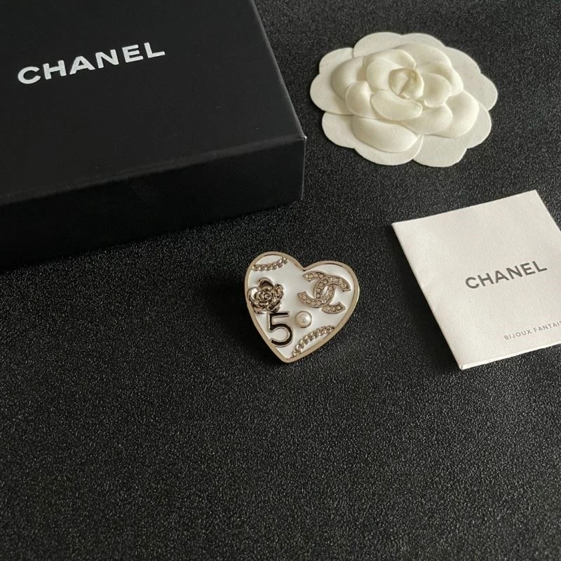 Accurate model Chanel Brooches