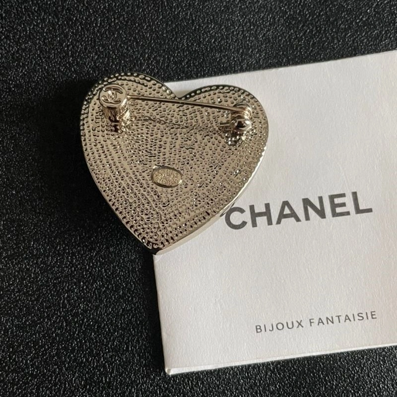 Accurate model Chanel Brooches