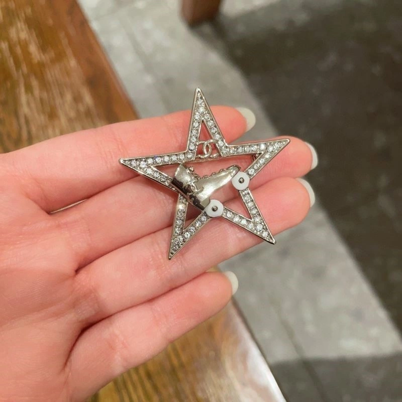 Low-cost Chanel Brooches