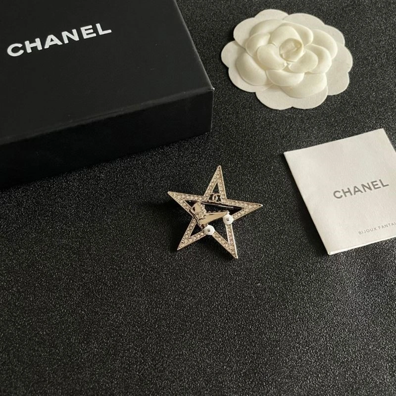 Low-cost Chanel Brooches