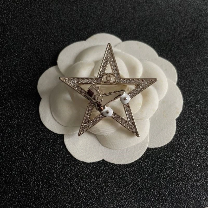 Low-cost Chanel Brooches