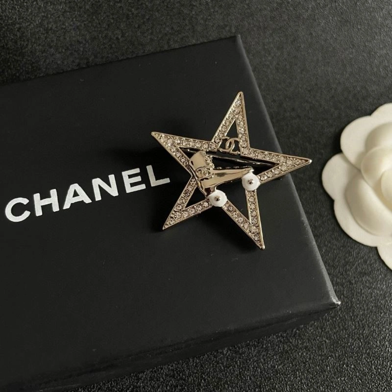 Low-cost Chanel Brooches