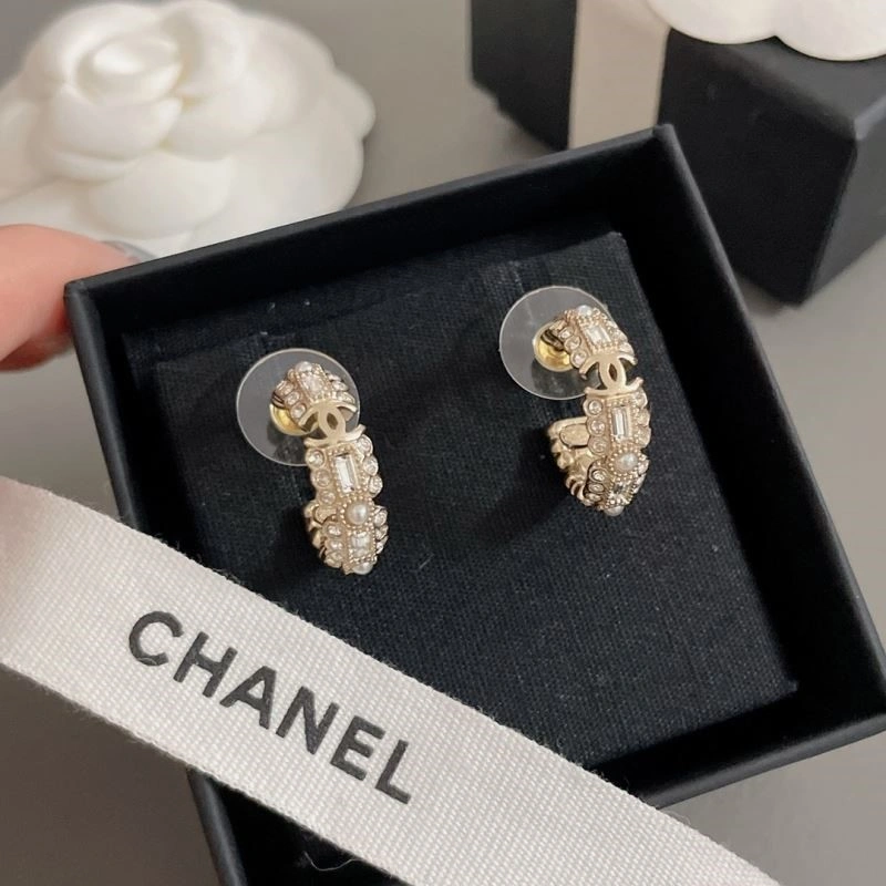 Cut-rate Chanel Brooches